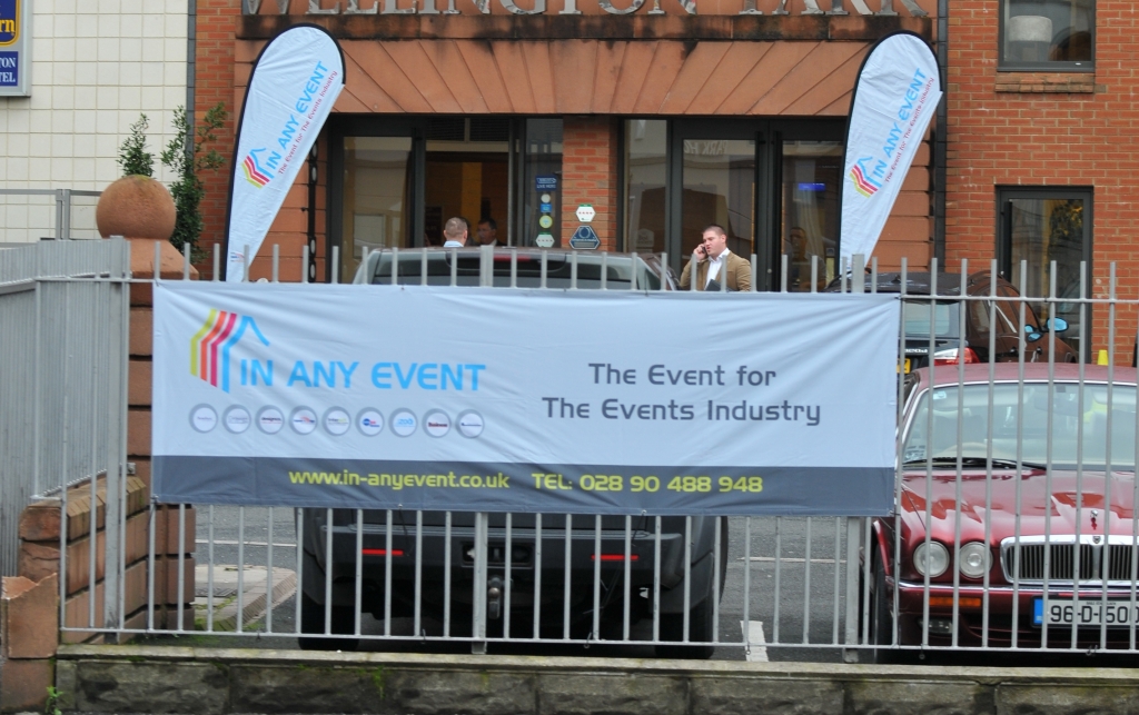 Continuous, Individual & Eyeleted Banners – Synergy Outstanding Branding