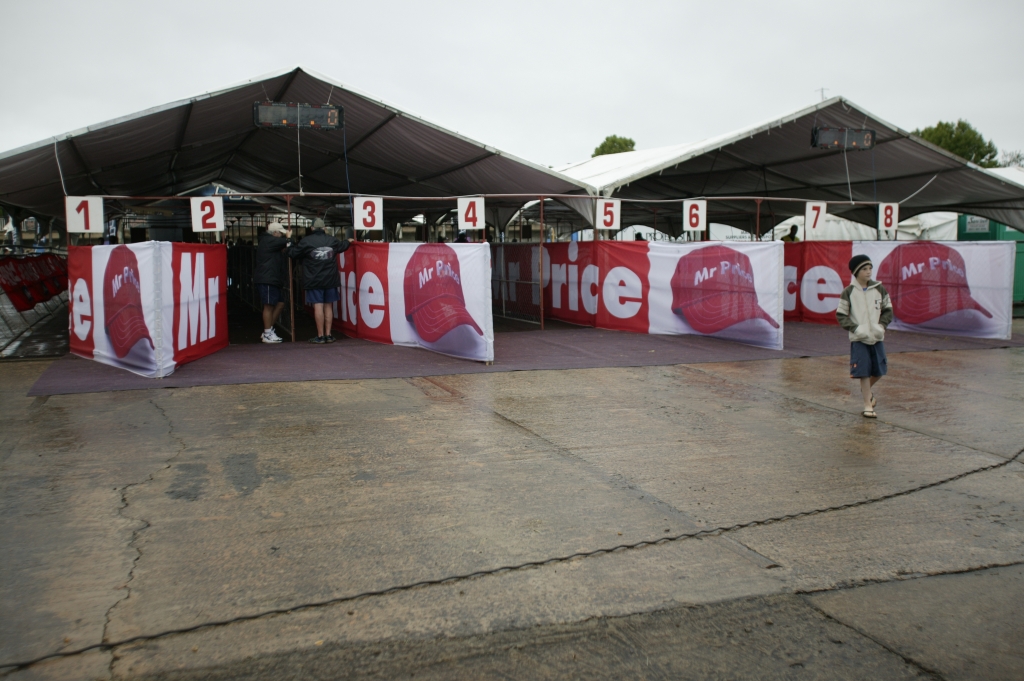 Continuous, Individual & Eyeleted Banners – Synergy Outstanding Branding